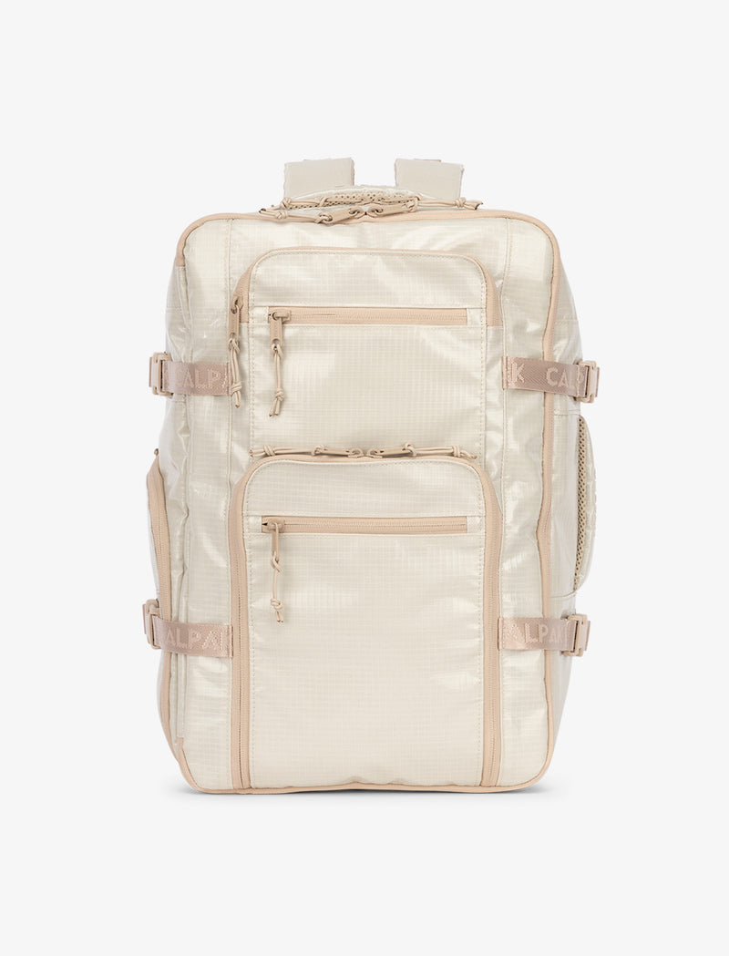 Travel Looks Good on You | CALPAK