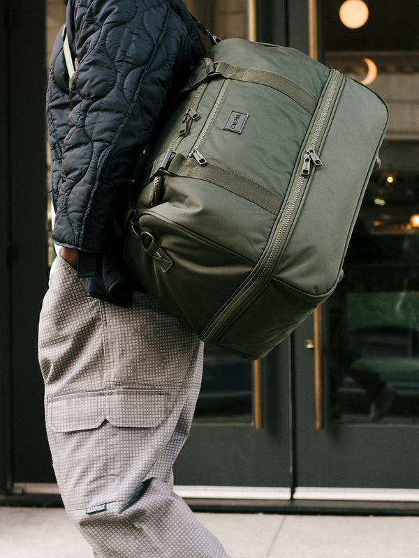 Stevyn Duffel Bag with Shoe Compartment in Daisy | CALPAK