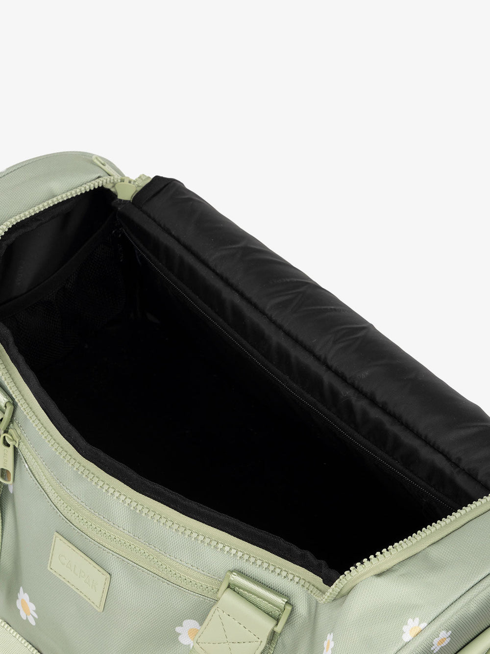 Stevyn Duffel Bag with Shoe Compartment in Daisy | CALPAK