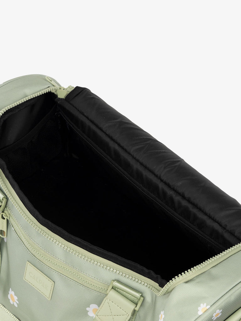 Stevyn Duffel Bag with Shoe Compartment in Daisy | CALPAK