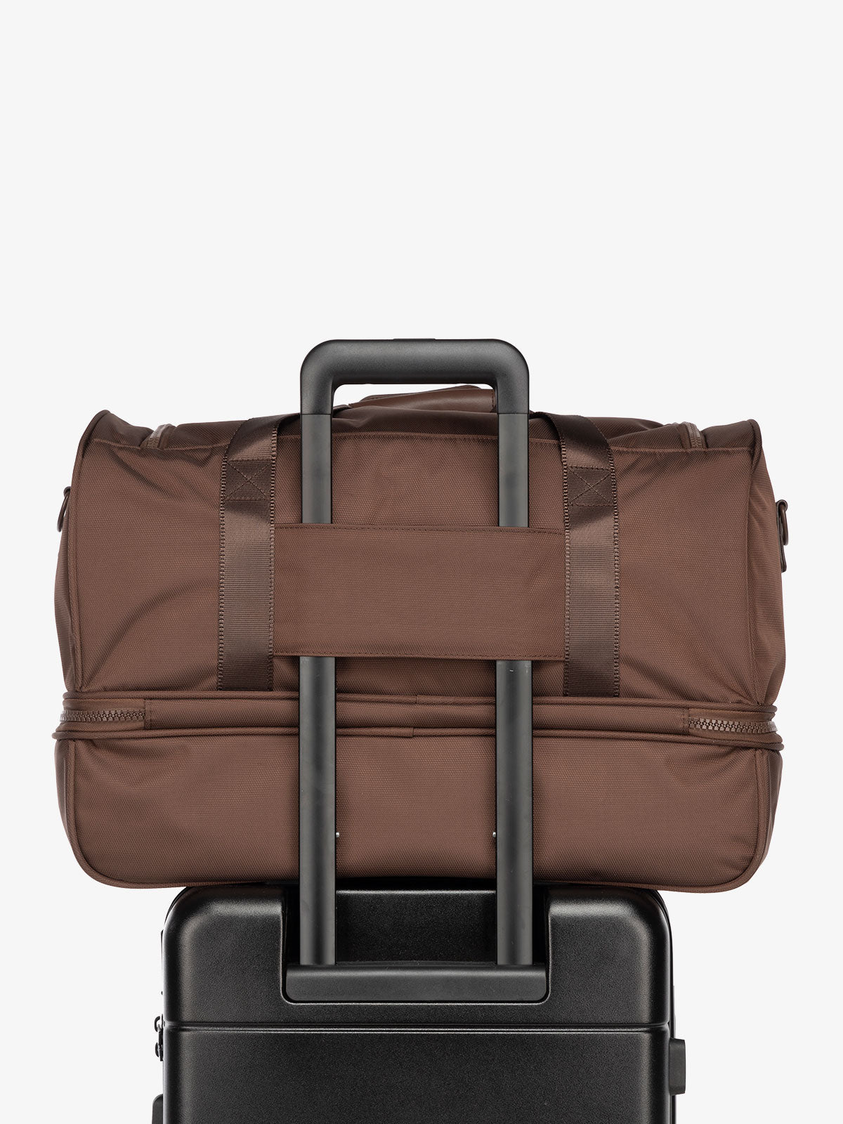 Stevyn Duffel Bag with Shoe Compartment in Walnut | CALPAK