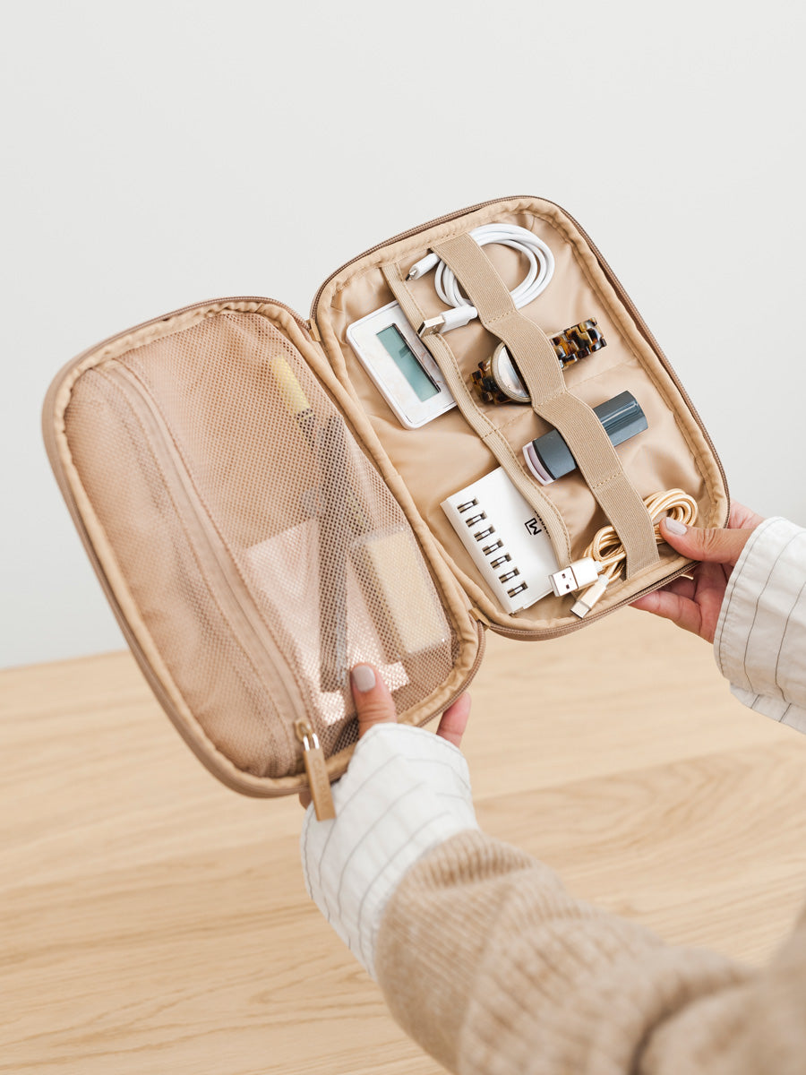 Tech Organizer in Polka Dot | CALPAK