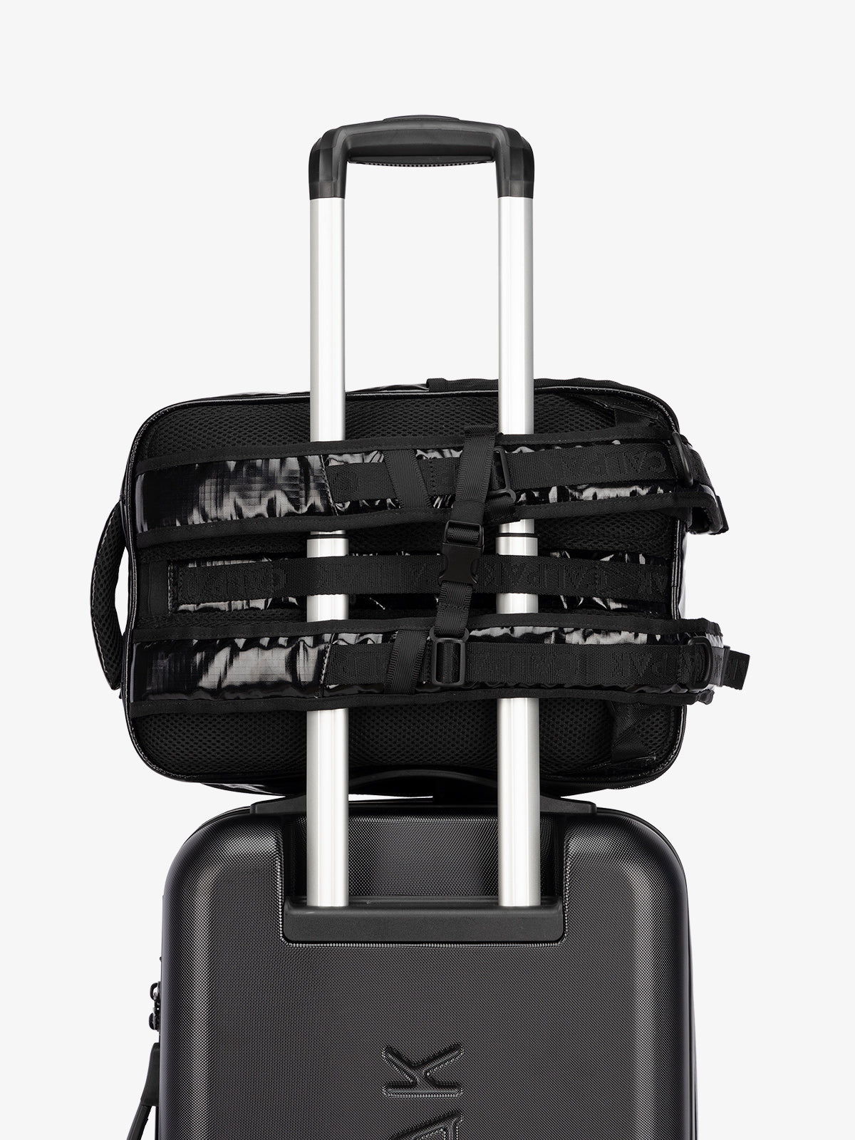 Terra Laptop Backpack in Juniper | CALPAK